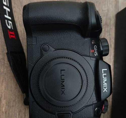 Panasonic lumix GH5 II (body)