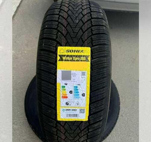 Sonix WinterXPro 888 235/55 R19