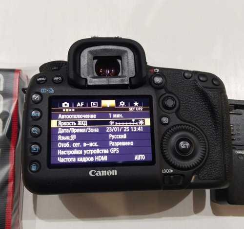 Canon eos 5D mark iii body new