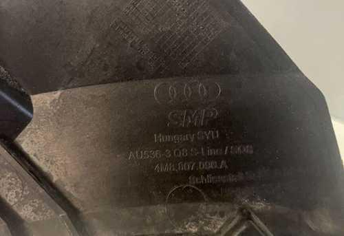 Кронштейн переднего бампера Audi Q8 4M8.807.096.A