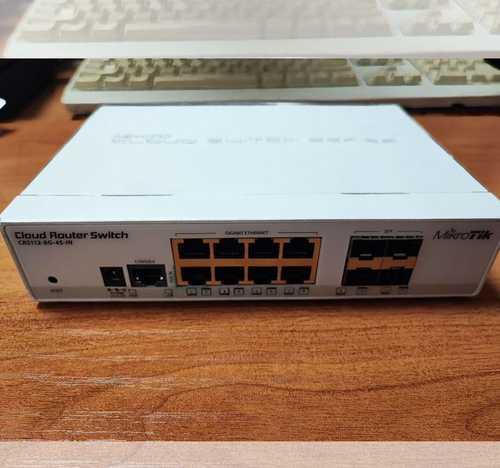 Коммутатор mikrotik CRS112-8G-4S-IN