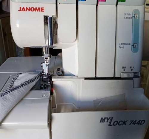 Оверлок janome 744D