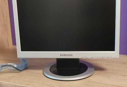 Монитор 17 дюймов Samsung 713n