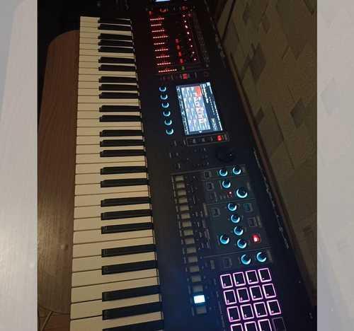 Синтезатор гибридная станция Roland Fantom 6 EX