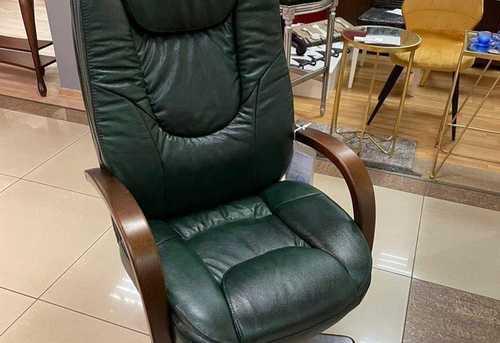 Кресло руководителя нат.кожа 2005,каркас дерево