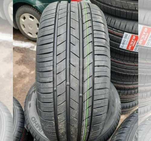 Kumho Ecsta HS52 215/60 R17 100V