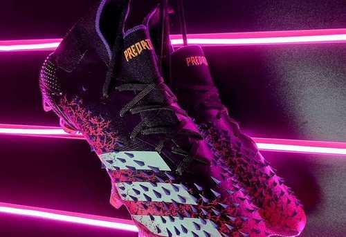 Футбольные бутсы adidas predator freak