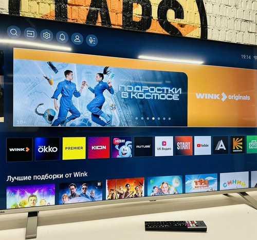 Очень большой свежий Toshiba 127см SMART TV 4K