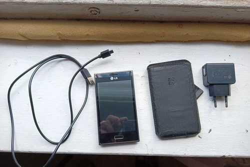 Сотовый телефон LG Optimus L5 E612, черный