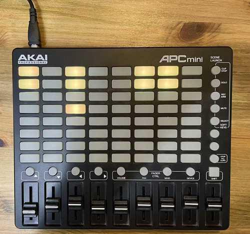 Midi-Контроллер Akai APC mini