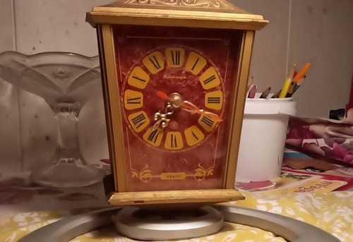Настольные часы Янтарь, СССР-знак качества кварц