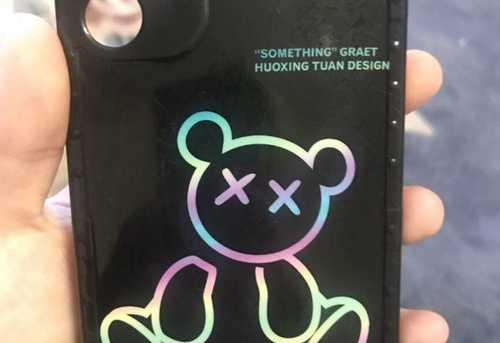 Чехол на iPhone 11 чёрный с медведем