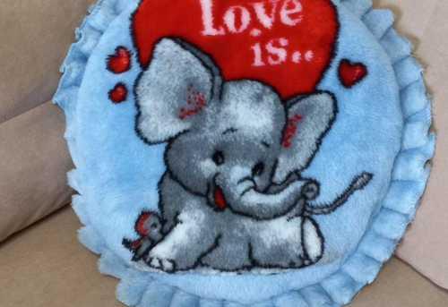 Подушка декоративная с рисунком Слоненок Love is