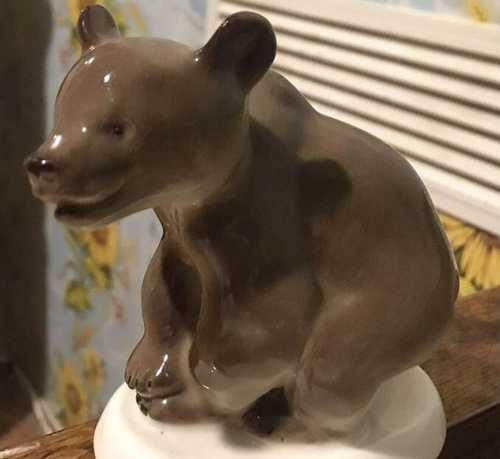 Фарфоровая статуэтка "Бурый медвежонок" лфз