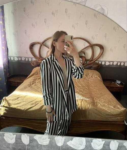 Женский брючный костюм