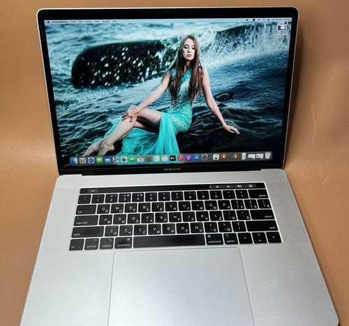 Apple macbook pro 15 2018 500 SSD