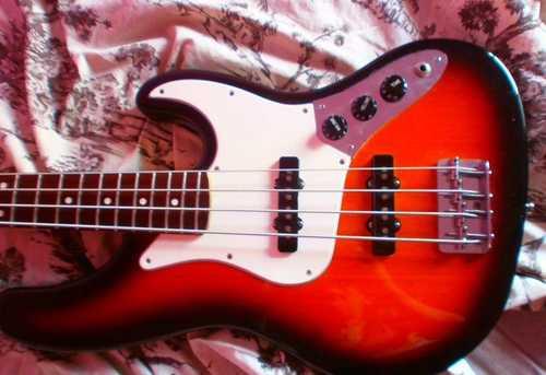 Бас-гитара Fender Jazz Bass 1993 США с кейсом