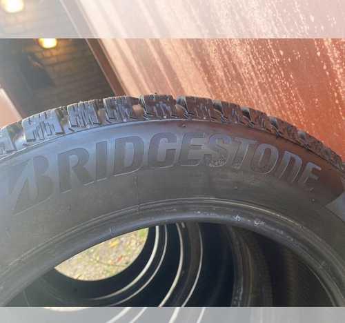 Bridgestone Ice Cruiser 7000 255/55 R16