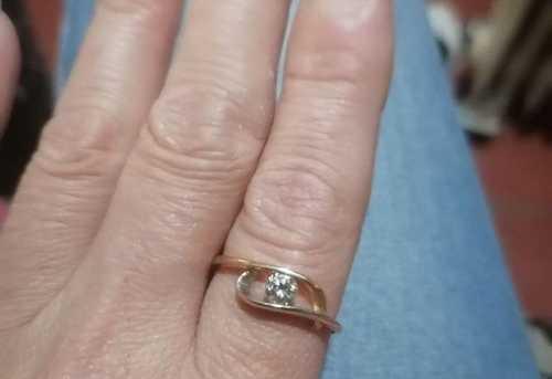 Золотое кольцо с бриллиантом,0.35кар,2,32вес