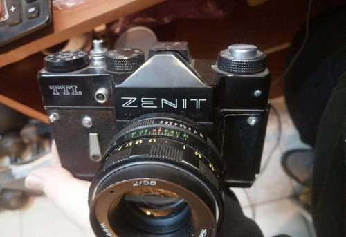 Плёночный фотоаппарат Zenit TTL+ вспышка