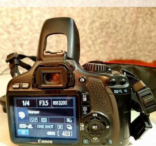 Зеркалка Canon 550d 9/10 с объективом и 8gb SD