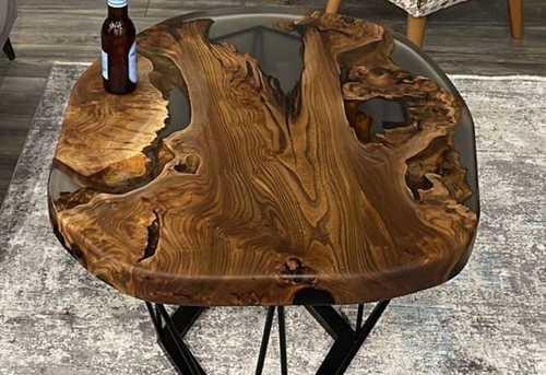 Журнальный столик из смолы и дерева на заказ