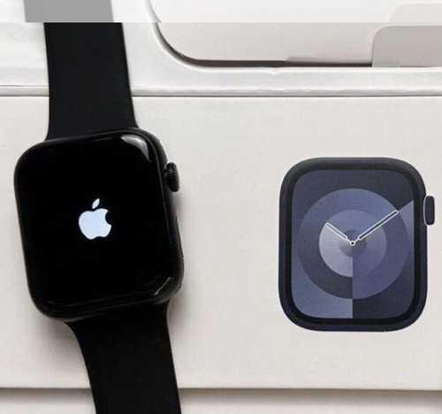 Apple Watch 9 с яблоком при включении