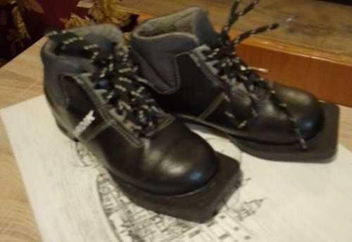 Лыжные ботинки Nordik, крепления NN75, 31 размер