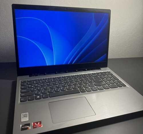 Ноутбук Lenovo V15