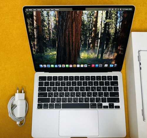 Macbook Air 13 M2 2022 8Gb/256Gb 90 циклов