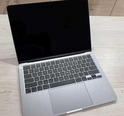 Apple macbook air 13,6 2022 m2