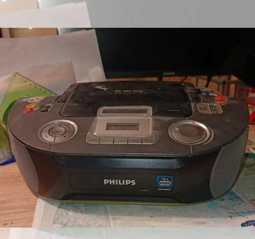 Магнитофон с CD дисковом Philips