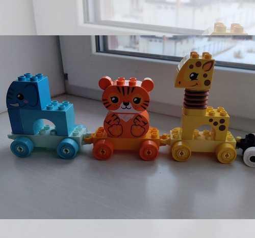 Lego duplo поезд с животными