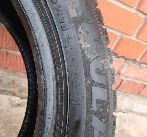 Pirelli Formula Ice 215/50 R17 95T