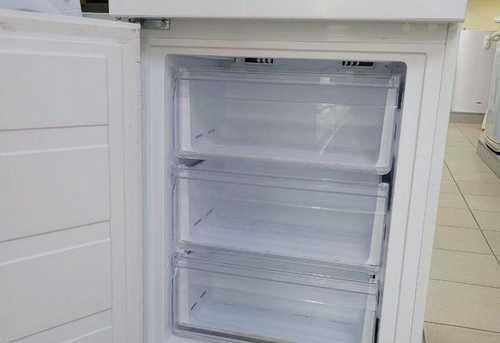 Холодильник Leran на 310 литров