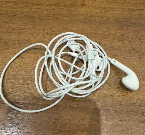 Наушники apple earpods lightning из комплекта