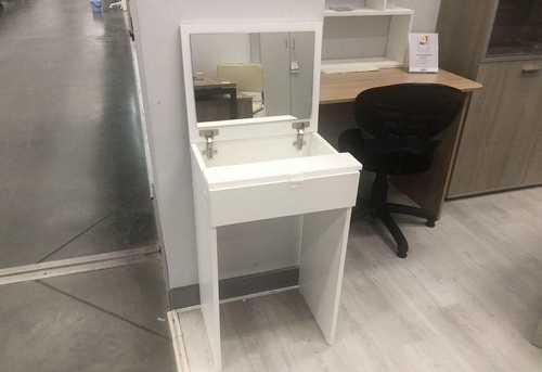 Туалетный столик с зеркалом белый