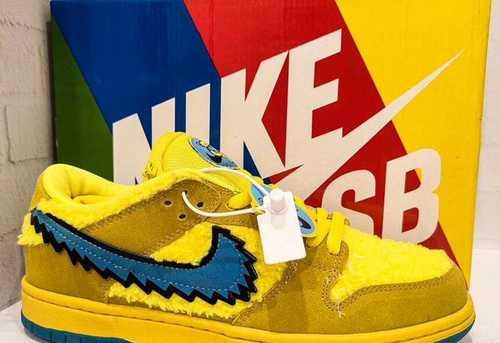 Nike SB Dunk Low "Greateful Dead" yellow bear