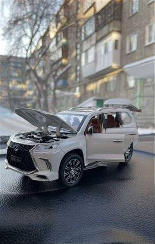 Модель машины Lexus LX570