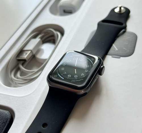 Apple Watch Series 5 40mm Space Gray