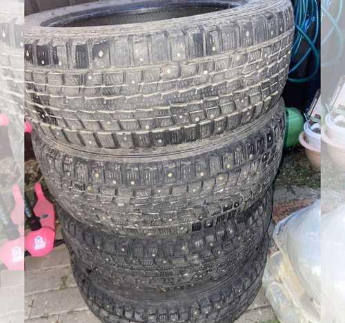 Dunlop SP Winter Ice 01 215/60 R17