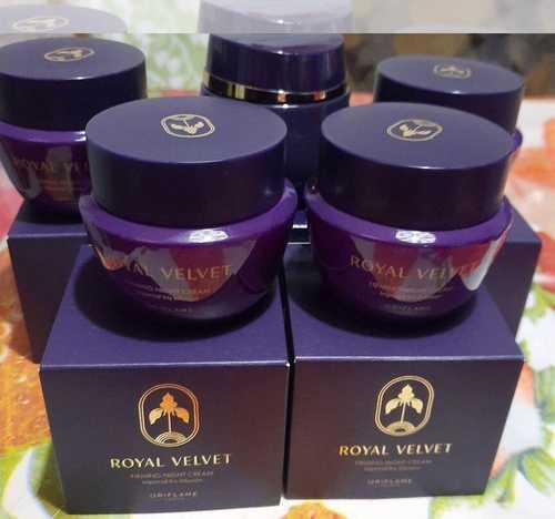 Подтягивающий ночной крем Royal Velvet от Орифлейм