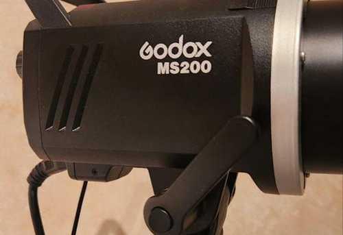Студийная вспышка Godox MS200