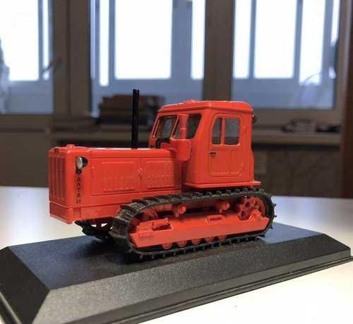 Модель трактора Т-4А алтаец