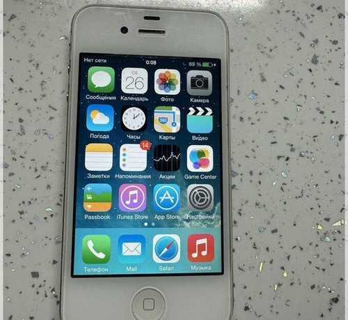 Телефон iPhone 4 8GB белого цвета