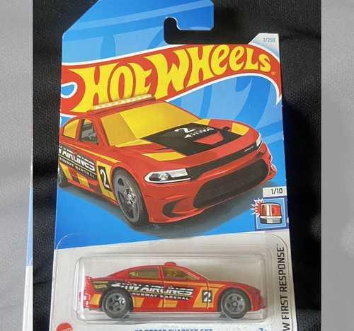 Hot wheels 15 dodge charger SRT