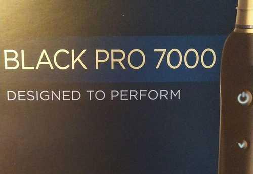 Электрическая зубная щетка Oral-B PRO 7000