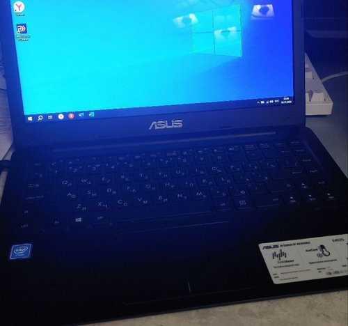 Ноутбук asus e402s