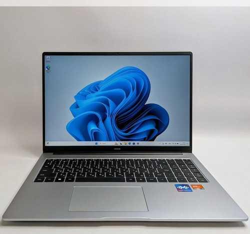 Новый ноутбук Honor Magicbook X16 R5 7640HS 16 512