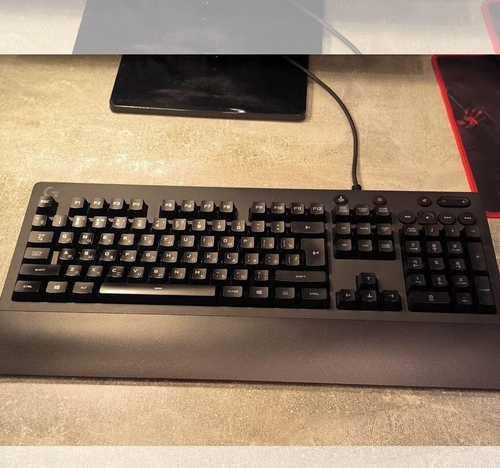 Игровая клавиатура logitech g213